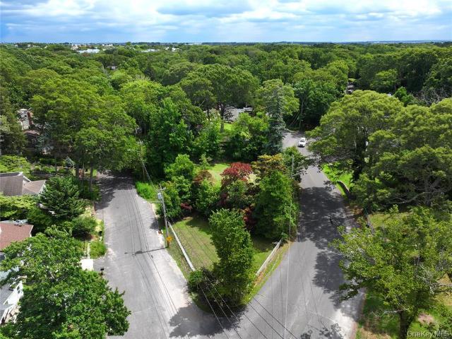 90 Sunburst Dr, Rocky Point, NY 11778 | MLS #958541 | Compass