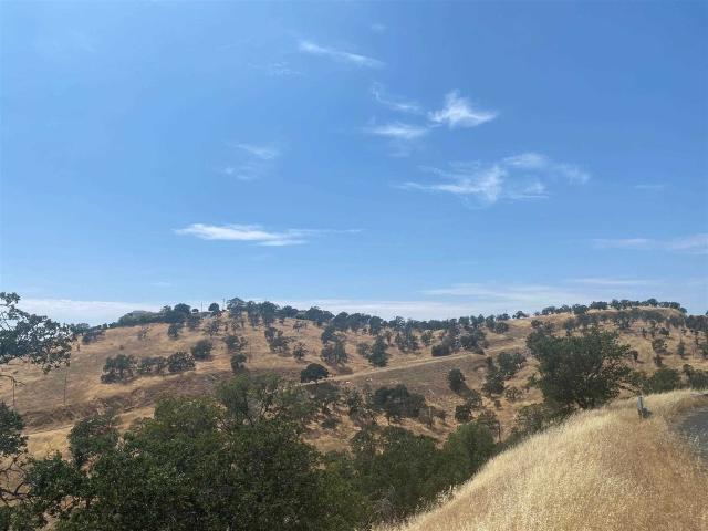 9104 Capullo Cir, La Grange, CA 95329 | MLS #41120 | Compass