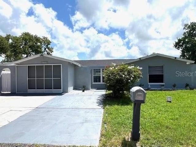9104 Crabtree Ln, Port Richey, FL 34668