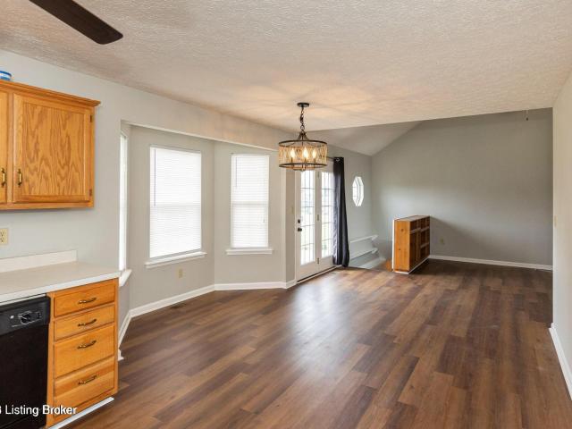 9104 1/2 Fairridge Dr
