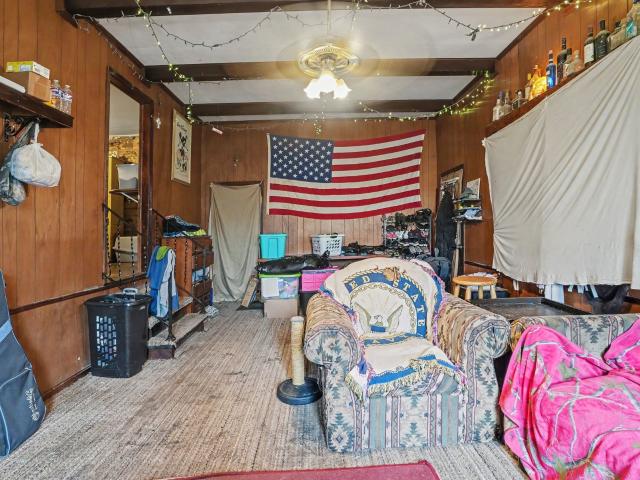 9105 Old Highway 52