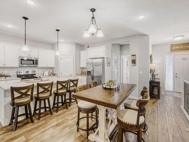 9105 Lexington Ave N Unit B, Circle Pines, MN 55014