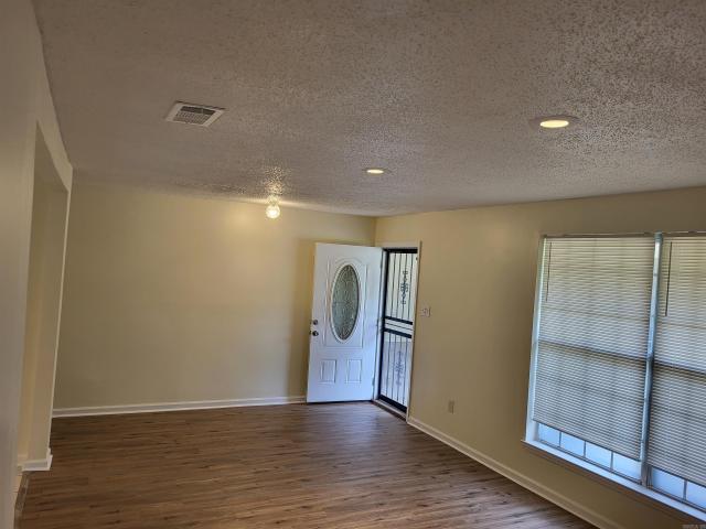 9105 Peach Tree Lane