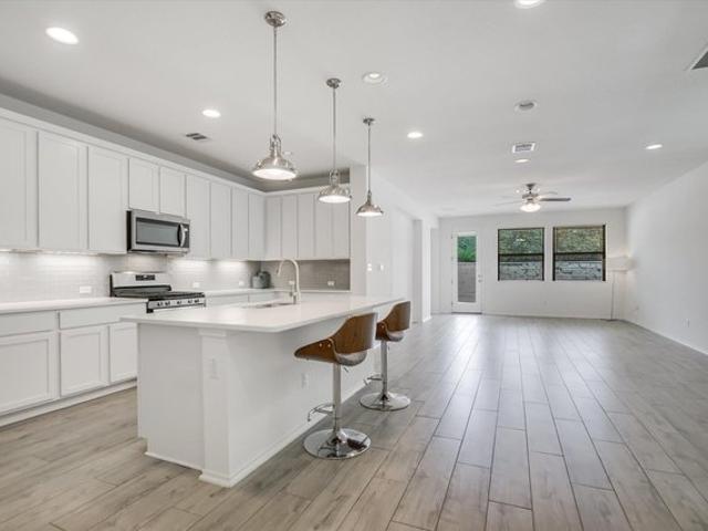 9106 Moonstone Dr, Austin, TX 78729
