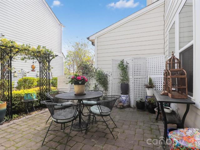 9106 Catherine Woods Place
