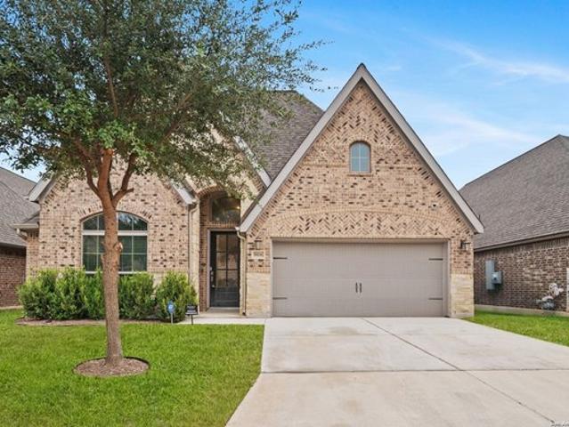 9106 Warp Dr, San Antonio, TX 78254
