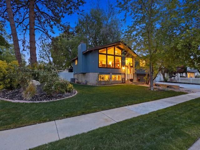 9107 S Peach Blossom Dr, Sandy, UT 84094