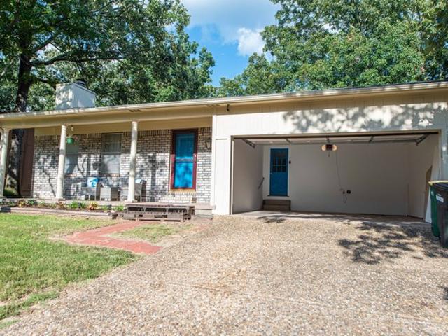 9108 Peach Tree Ln, Sherwood, AR 72120