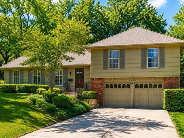 9108 W 106th St, Overland Park, KS 66212