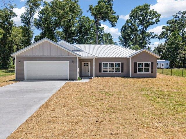 9100 Dorie Dr, Trenton, FL 32693