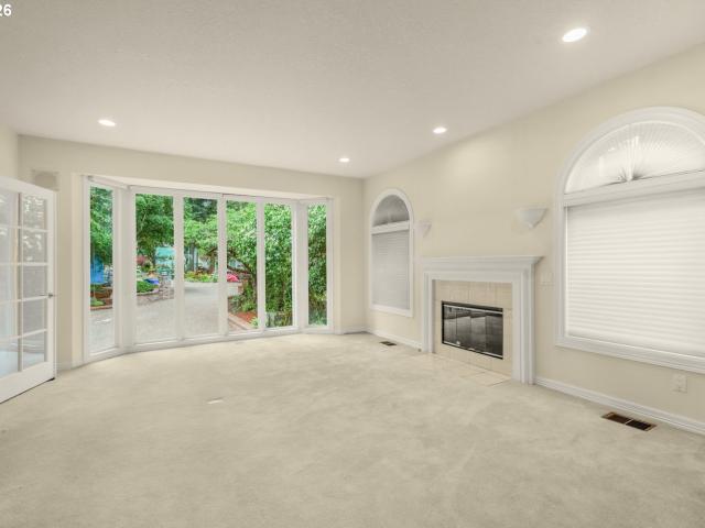 9101 NE Cliff St, Portland, OR 97220 | MLS #105078