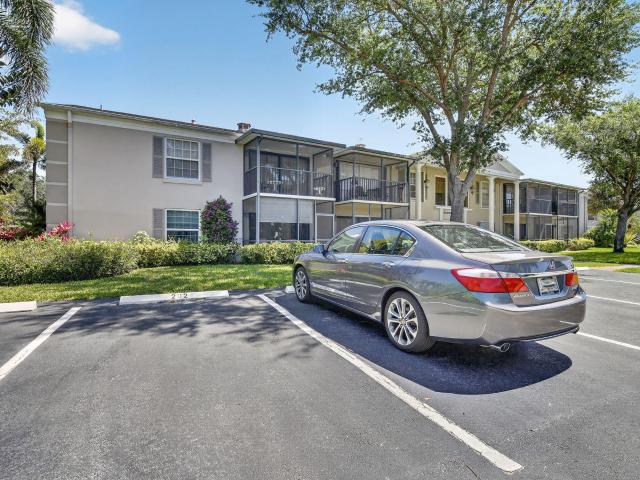 9101 Jacaranda Ln, Unit 107, Plantation, FL 33324 | MLS #B26023 | Compass