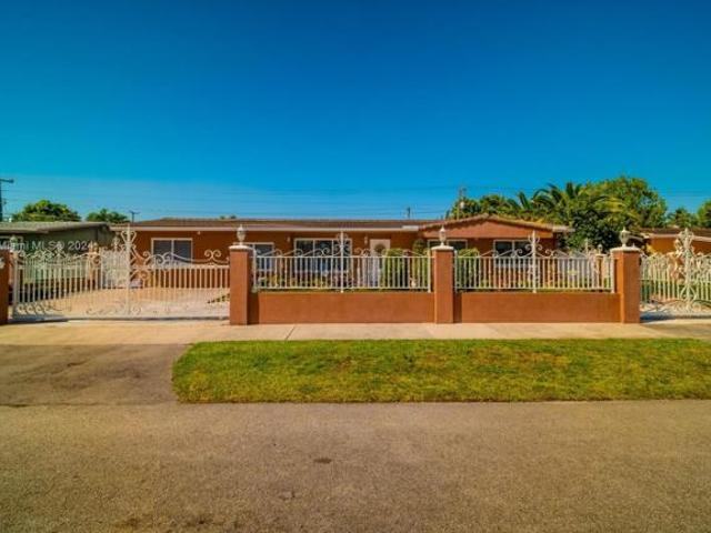 9101 SW 17th St, Miami, FL 33165