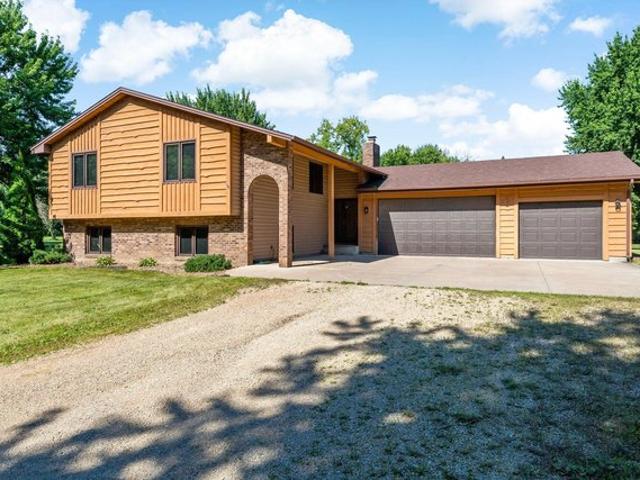 9101 Shannon Ln, Corcoran, MN 55340