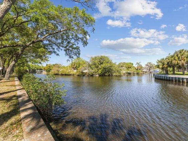 9101 Tudor Dr #F206, Tampa, FL 33615