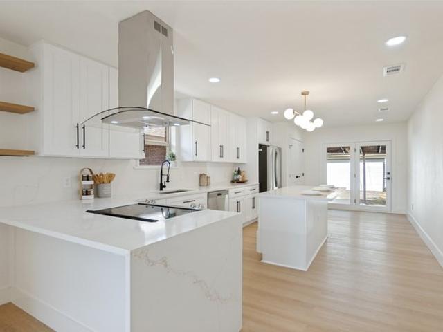 9102 Lindaro Ln, Dallas, TX 75228