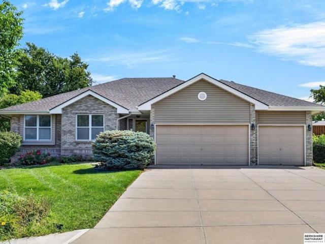 9102 S Glenview Dr, La Vista, NE 68128