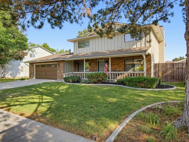 9102 W Donnybrook Ct