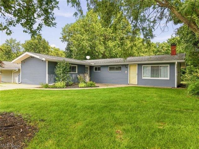 9103 Cranbrook Dr, Northfield village, OH 44067