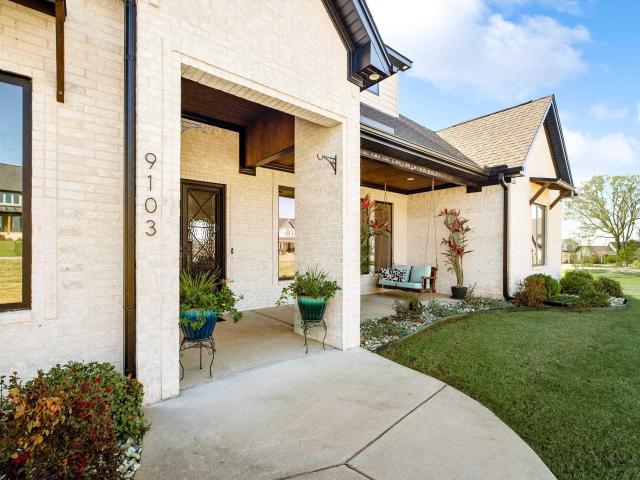 9103 Red Barn Way
