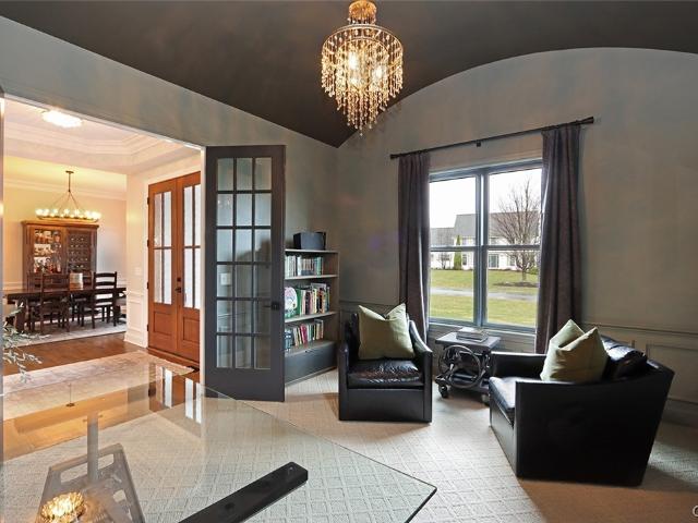9103 Whistling Swan Lane