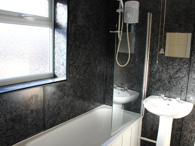 £910.00 PCM, 3 Bed Flat on Simonside Terrace NE6