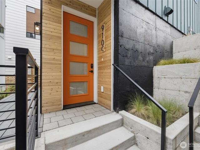 910 15th Ave Unit C, Seattle, WA 98122