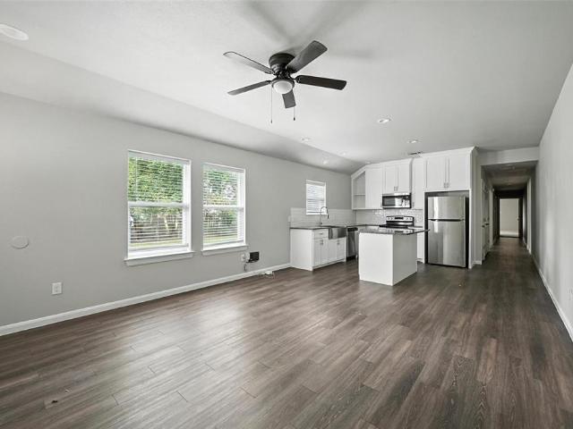 910 914 N Throckmorton # 910