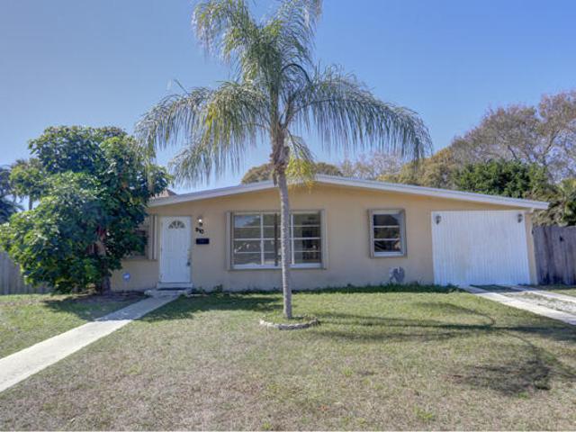 910 9th St, Lake Park, FL 33403 | MLS #R11145 | Compass
