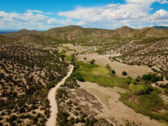 910 County Road 69, Dixon, NM 87521