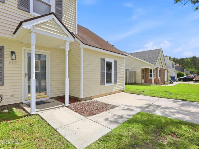 910 Coyote Trail