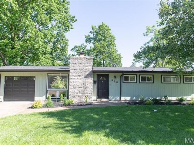 910 Coffey Dr, Crestwood, MO 63126