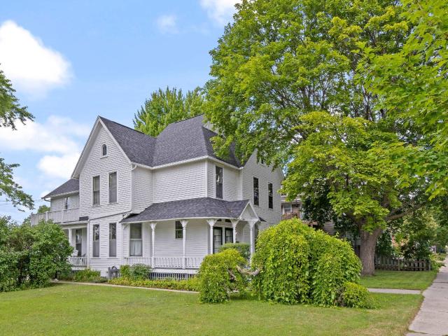 910 CHERRY Street
