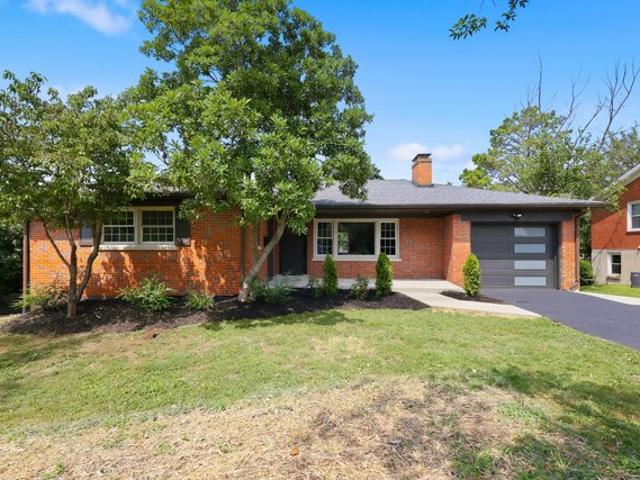 910 Crosshill Dr, Frankfort, KY 40601