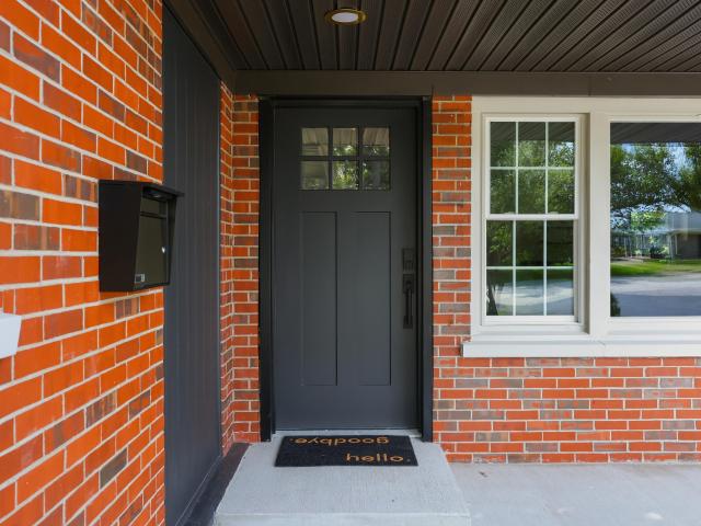 910 Crosshill Drive