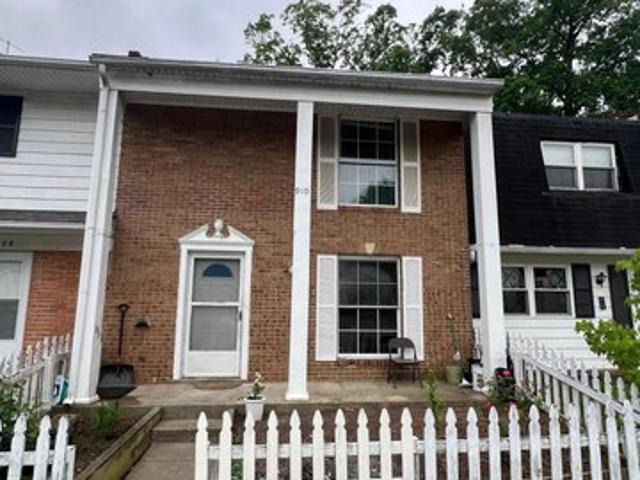 910 Anvil Rd, Fredericksburg, VA 22405