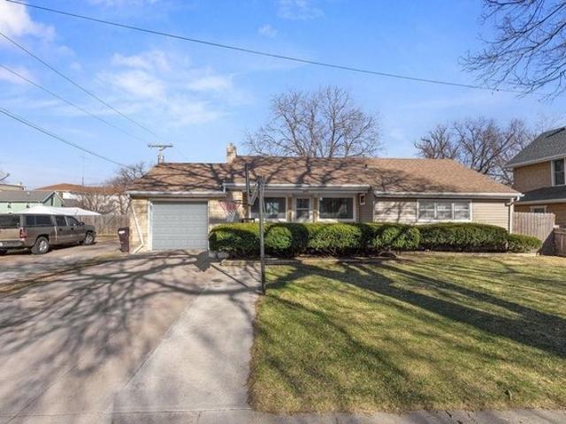 910 B St, Schuyler, NE 68661