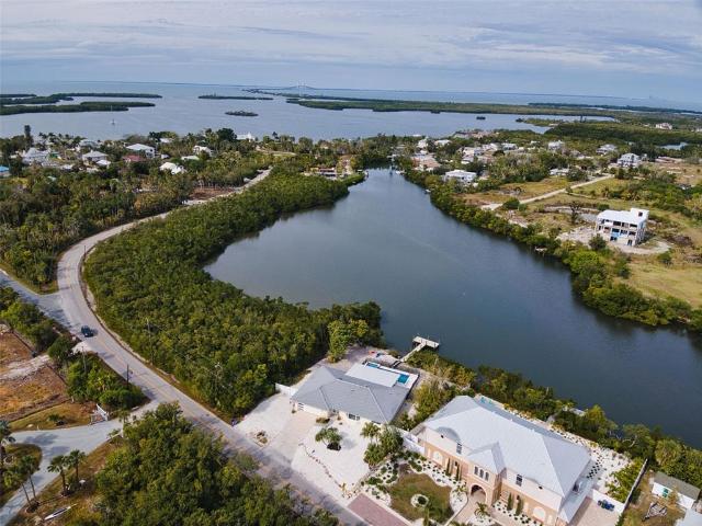 910 Bayshore Dr, Terra Ceia, FL 34250 | MLS #A4674 | Compass