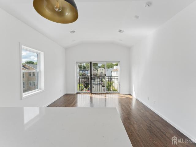 910 Bergen Street 2