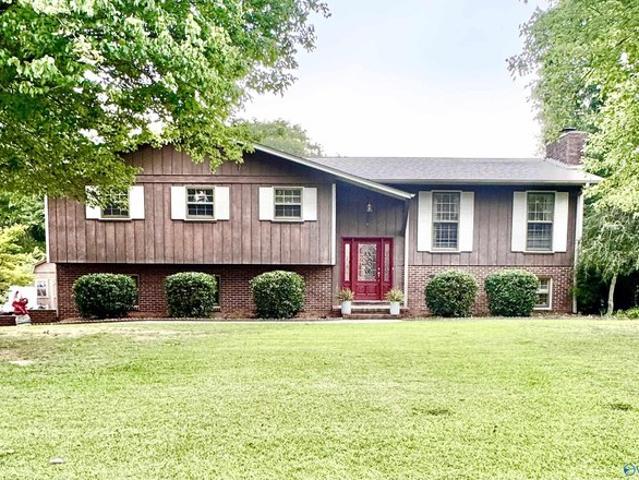 910 Brentwood Dr NE, Cullman, AL 35055
