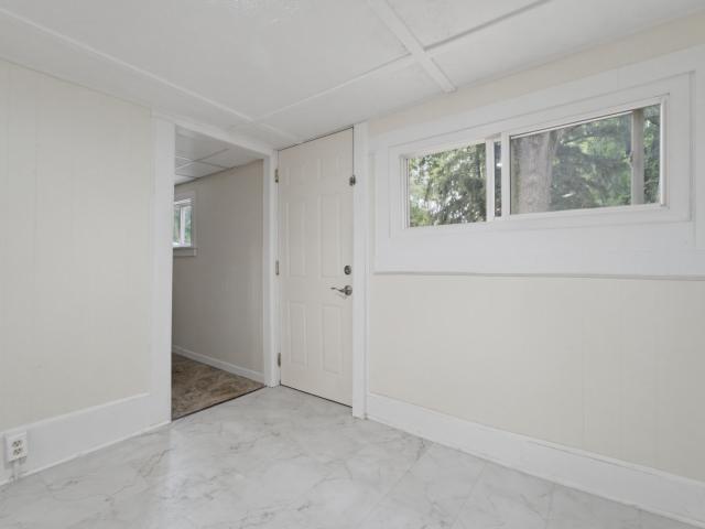 910 E 6th Street