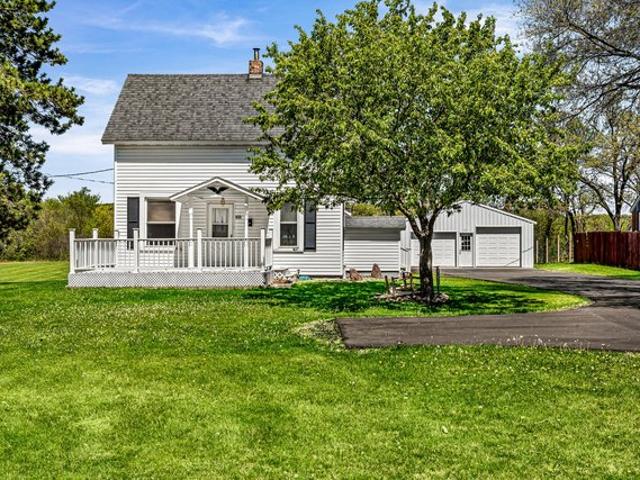 910 E Broadway St, Blair, WI 54616