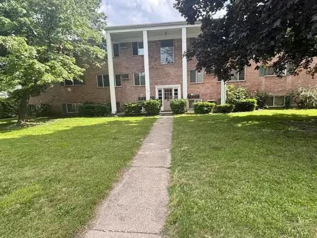 910 E Jolly Rd #7, Lansing, MI 48911