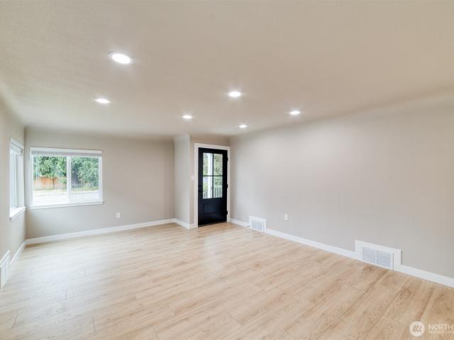 910 E MAIN Street