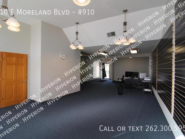 910 E Moreland Blvd, Studio