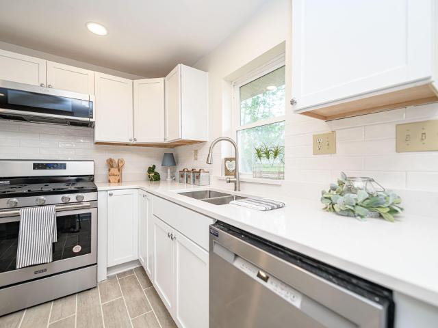 910 e saint eunice rd