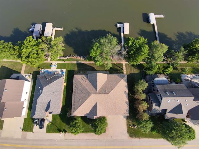 910 E Shore Drive