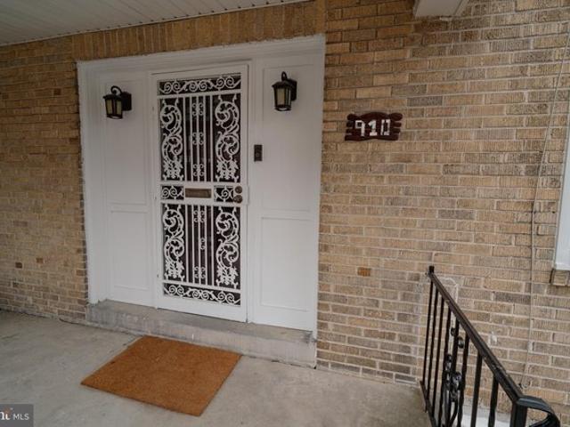 910 E Stafford St, Philadelphia, PA 19138