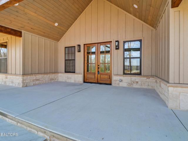 910 Eastridge Pass