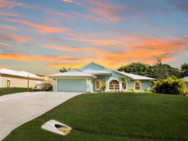 910 Flamingo Ave, Sebastian, FL 32958